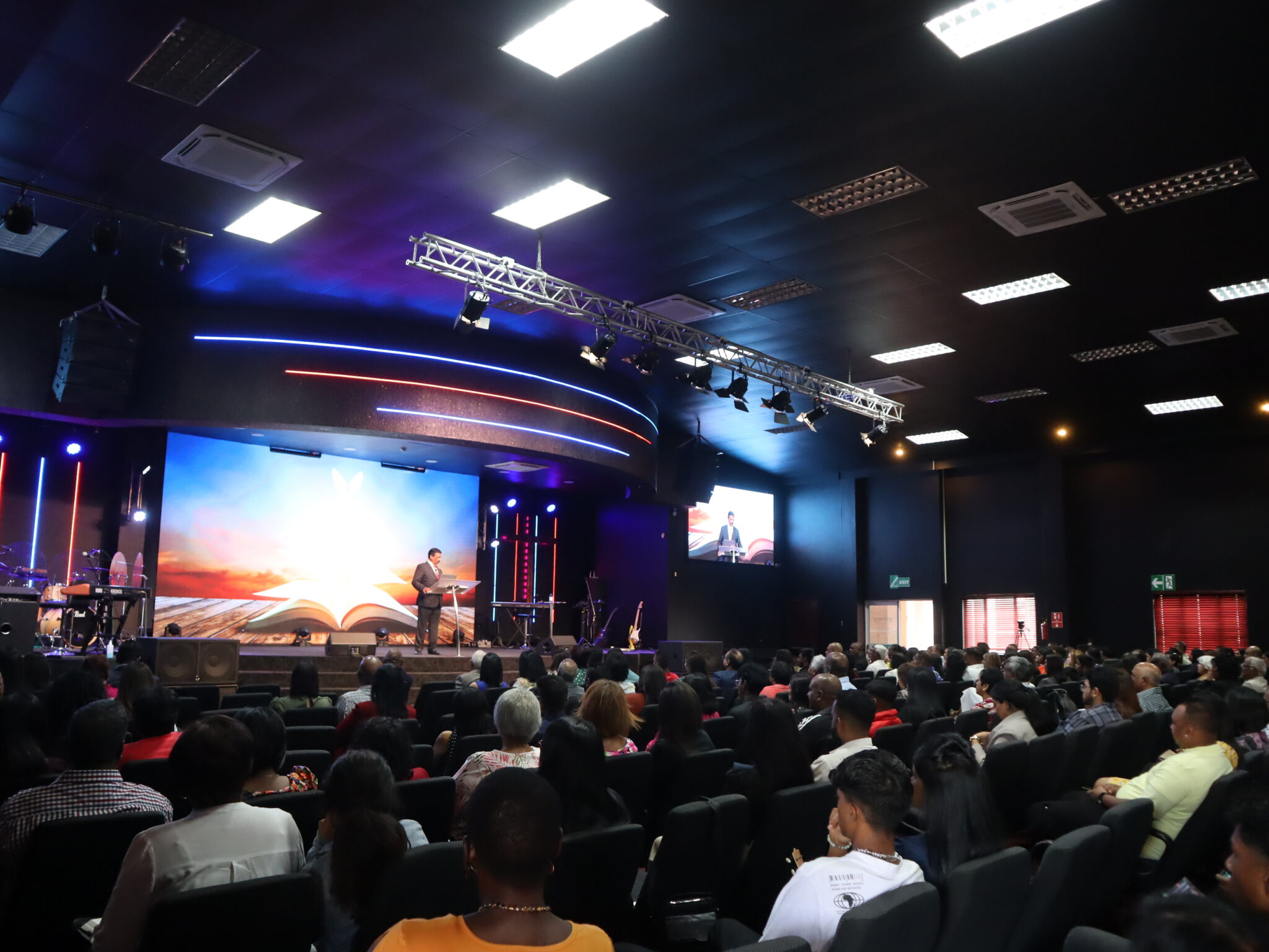 SUNDAY SERVICES